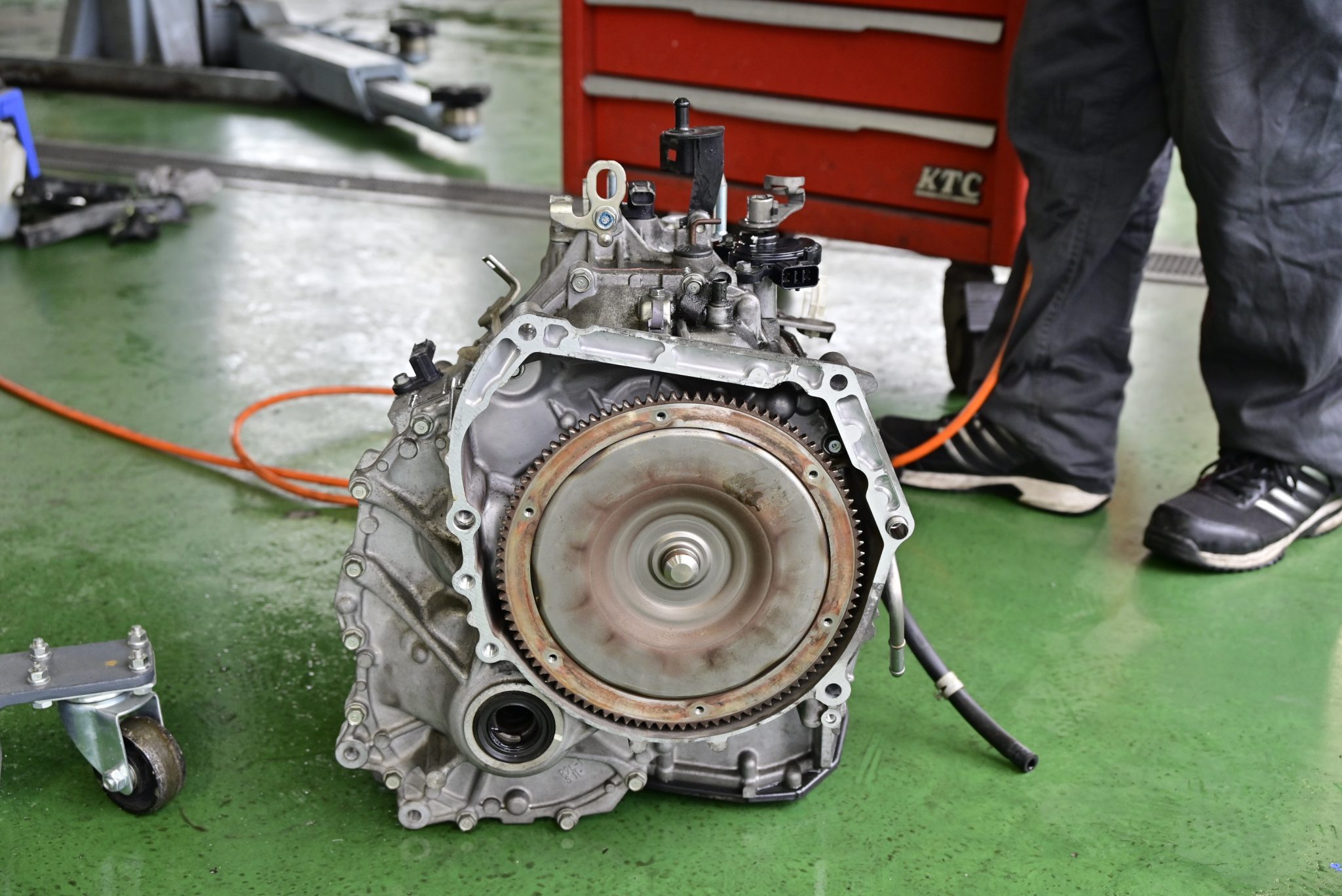 トランスミッション交換 - 西南自動車工業